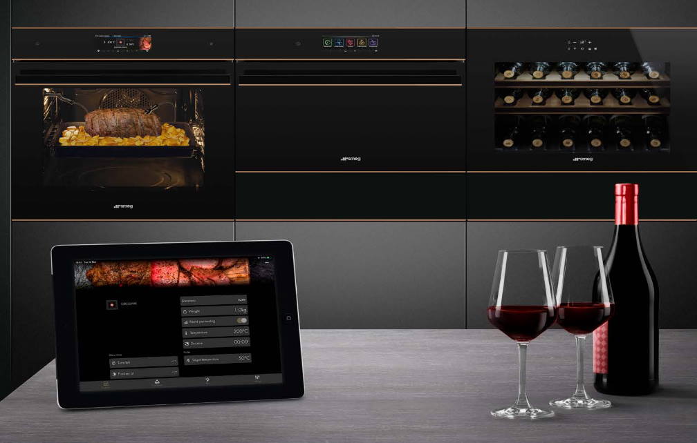 Nouvel afficheur tactile sur les fours connectés SMEG « Dolce Stil Novo ...